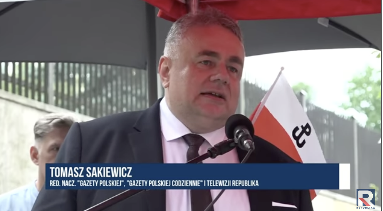 1. Niezwykły koncert na Powązkach. Sakiewicz: śpiewem oddajemy hołd ...